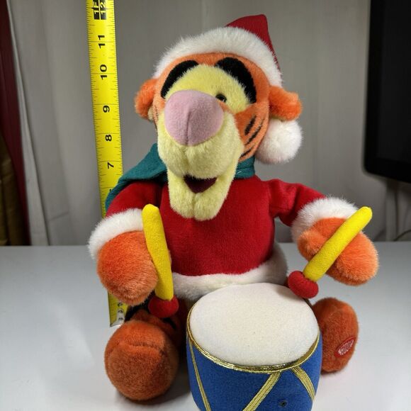 Disney | Holiday | Vintage Disney Store Winnie The Pooh Tigger Singing ...